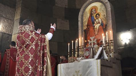 Հայ Առաքելական եկեղեցին նշել է Ավետման տոնը Youtube