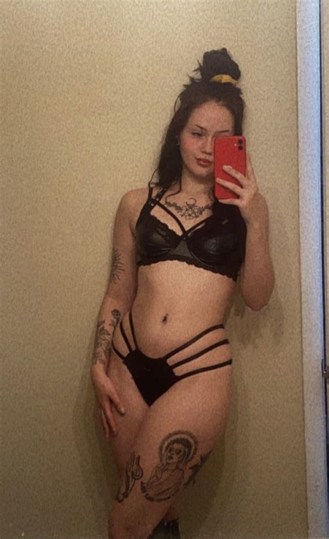 Discover More Like Gothsluts Let Me Wrap My Thighs Around Your Head 😈 And Related Content