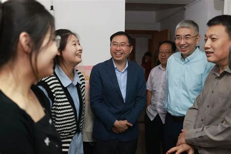 心系学子·情满中秋 ——我院领导深入学生宿舍走访慰问研究生 北京大学肿瘤医院 教学信息服务平台 北京大学肿瘤医院 教学信息服务平台