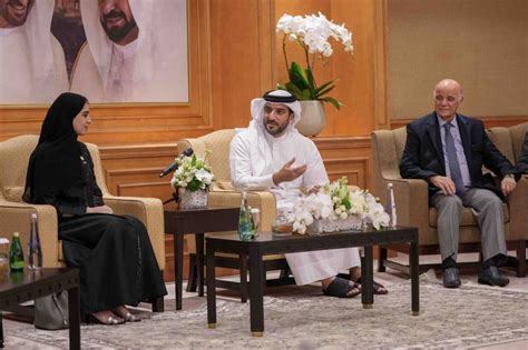 سلطان بن أحمد يلتقي عدداً من طلبة جامعة الشارقة المبتعثين صحيفة الخليج