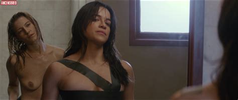 Nackte Caitlin Gerard In The Assignment