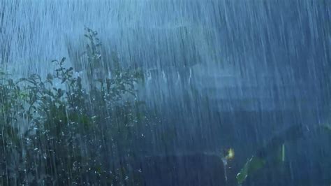 폭풍우가 치는 밤에 지붕에 쏟아지는 폭우 소리와 큰 천둥 소리로 스트레스 감소 휴식과 수면을 위한 2시간 Youtube