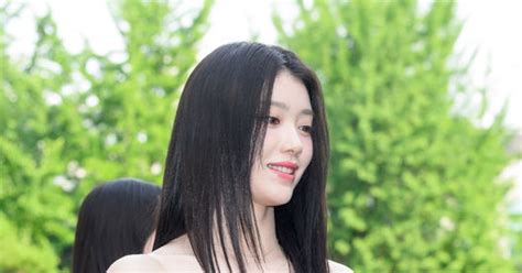 케플러 샤오팅 우아한 긴 생머리 [사진]