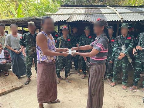 ငလျင်ကြောင့်အိမ်ပြိုသော်လည်း အသက်ရှင်ခဲ့သည့်လင်မယား စစ်တပ်လက်နက်ကြီးကြောင့် သေဆုံး