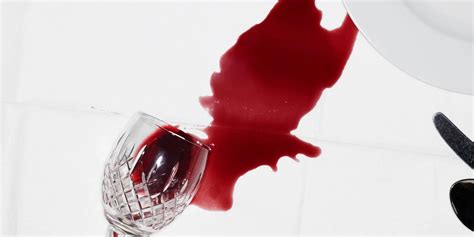 Як видалити плями зі скатертини перед Новим роком — шість простих способів Nv