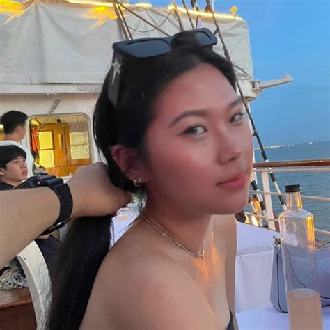 这个月不知道经历了什么 今年的新年不仅仅是一个节庆 更像是是给自己的一次短暂休息与充电