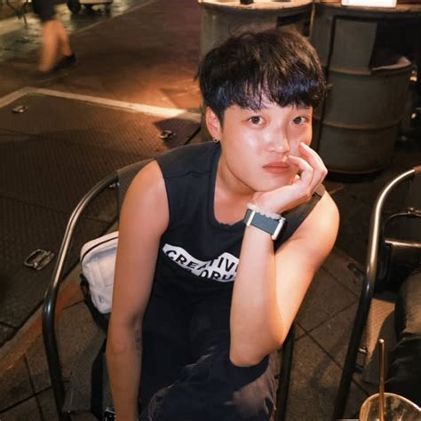 敏 Min Han Jen • Threads Say More