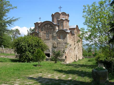 Манастири у Македонији