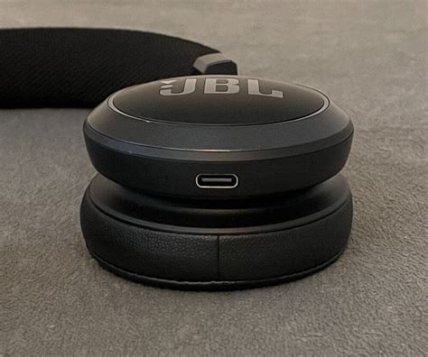 JBL Live 460NC Headphones Review