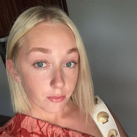 Loz Laura Dingle Threads Say More