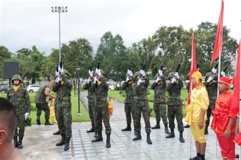 ชาวจันทบุรีพร้อมใจแต่งกายย้อนยุคร่วมงาน “4 ตุลาวันมหามงคลเคลื่อนพลไปกู้ชาติ”