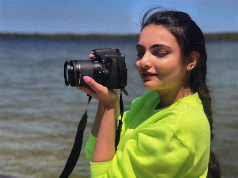 Girl Scrolller Girl Scrolller