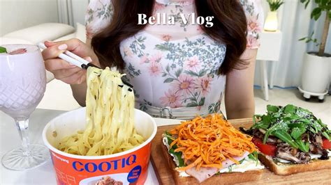 Engl자취 브이로그 🥪오픈 샌드위치 2가지 만들기 당근라페 루꼴라 버섯 I 신상라면 투움바 파스타 리뷰 딸기라떼 순두부