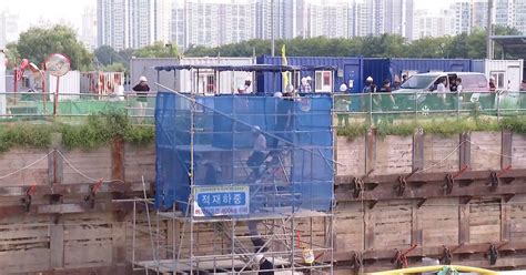 경찰 포스코이앤씨 고속도로 감전사고 현장감식 착수