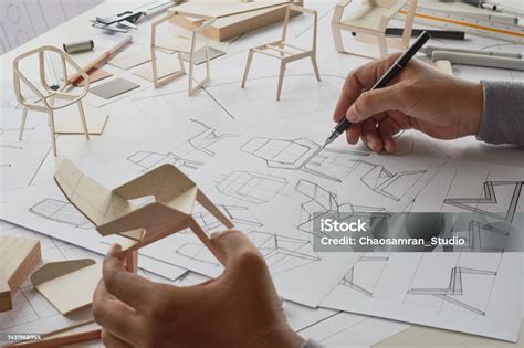 디자이너 스케치 드로잉 디자인 개발 제품 계획 초안 의자 윙백 인테리어 가구 프로토 타입 제조 생산 디자이너 스튜디오 컨셉 생활
