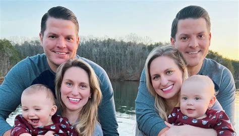 Des S Urs Jumelles Identiques Qui Ont Pous Des Fr Res Jumeaux Identiques Annoncent Toutes Deux