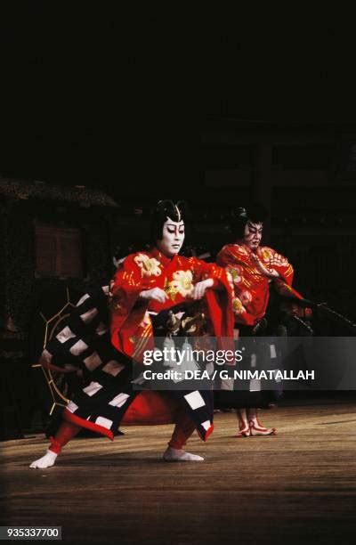 Kabuki Costume Photos And Premium High Res Pictures Getty Images