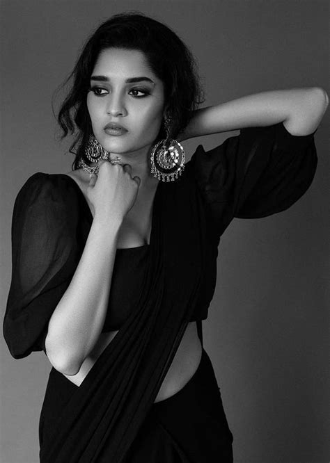 Actress Rithika Singh Latest Clicks Goes On Viral ரித்திகா சிங்கின்