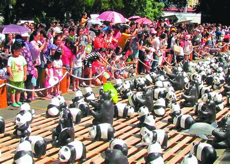 1600隻紙貓熊 占領地理中心碑 好房網News