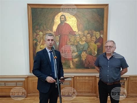 Юбилейна изложба представя близо 50 творби на Васил Стоилов в