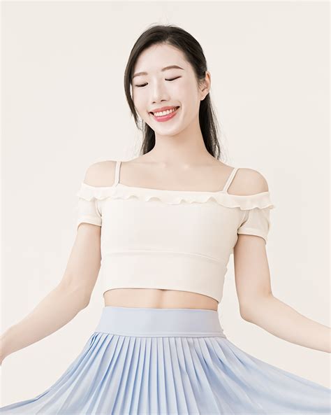 Ella Bra In Marshmallow Camellia Activewear