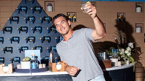 Tyler Cameron Gives His Ideal First Date Advice Exclusive Hollywood Life