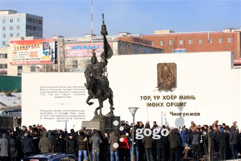 Хотгойдын Чингүнжавын морьт хөшөө сүндэрлэлээ