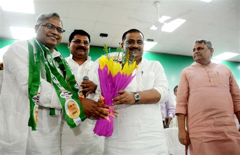 Seen As Nitish Kumars ‘possible Successor Who Is Manish Verma Ias To Jd U Supremos Aide To