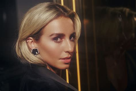 Covershoot Iris Enthoven