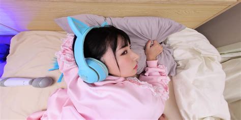 B Having Streamer Girlfriend Hits Different Off Stream