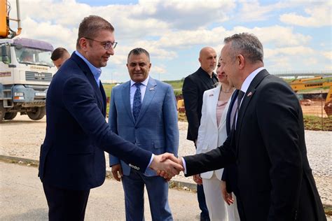 Hristijan Денеска имав чест да присуствувам на поставувањето на камен темелникот на фабриката