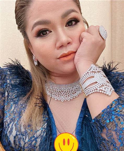 អ្នកនាង យក់ ថិតរដ្ឋា និងស្វាមីរបស់អ្នកនាង បានចេញមុខមកធ្វើការ និយាយរៀបរាប់