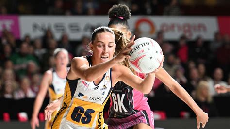 Lightning Hold Off Big Adelaide Super Netball Fightback Espn