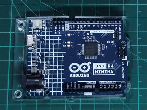 Arduino Uno R4 Minimaで一風変わったlチカ Arduinoマイコンボードでの実験忘備録