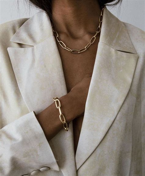 Золото с серебром | Jewelry photoshoot, Jewellery photography ...