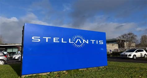 Stellantis Fait Marche Arrière Et Renonce Au 100 électrique Dici à