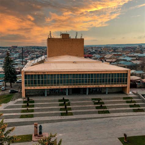 Դրամատիկական թատրոն Ո՞ւր Գնալ Գյումրիում