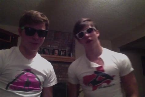 Flexing To One Direction Part 2 Gayboystube