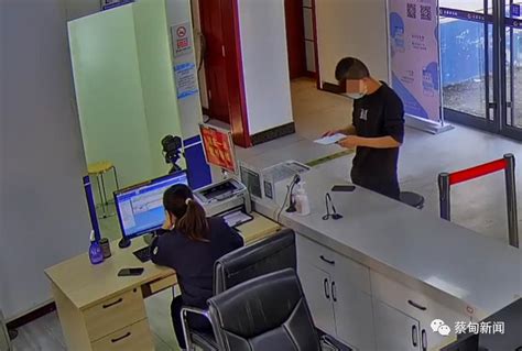 自投罗网！逃犯更换身份证，蔡甸警方当场抓获生态蔡甸新闻中心长江网cjncn
