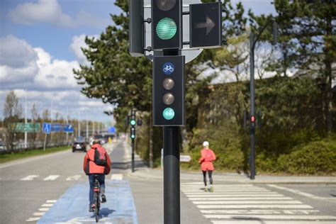 Signal Controlled Intersections Safe Cycling Solutions