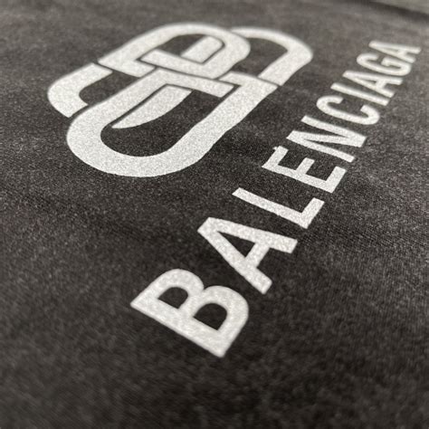 上架两款Balenciaga 巴黎世家 20ss 水洗做旧锁扣印花短袖反转字母刺绣短袖 GDF档口 潮流干货