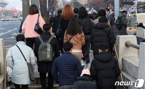 2022년 공공부문 일자리 288만개 역대 최대증가폭은 14로 축소 뉴스1