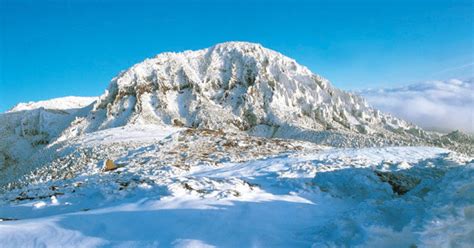 폭설로 통제됐던 제주 한라산 백록담 17일 재개방