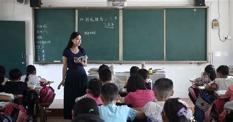 當老師待遇如何？現職「國小教師」曬薪資條驚呆所有人 成功男人這麼做
