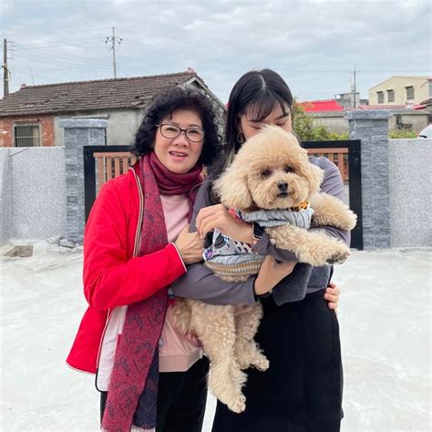 浪Live上的沁沁 有一種餓 是阿嬤覺得你餓 阿嬤挖愛