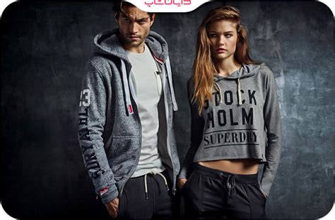 40 تیپ پسرانه برای دختر 👕 استایل دخترانه با لباس پسرانه