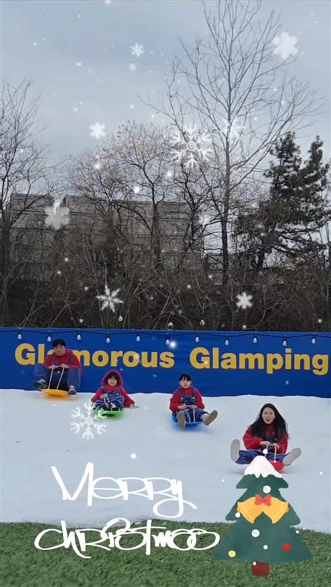 글래머스글램핑 우리도 물꽃놀이💕 한여름 성수기 치고는 한가해서 저희도 해봤어요🎶🎵 우리 마느님💞 욕실 슬리퍼 신고 촬영에 동의해 주셔서 감사합니다💕