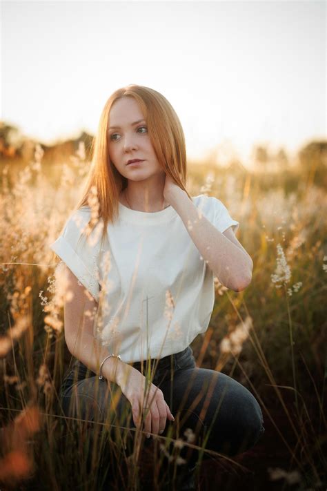 Telegraphgirlmodelset Photos Download The Best Free Telegraphgirl