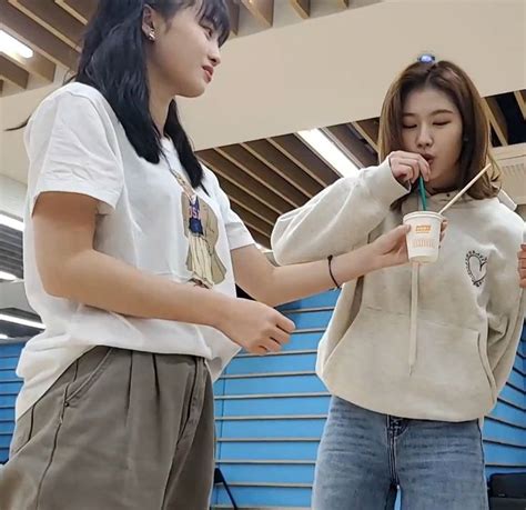 ปักพินโดย Muriel ใน Twice C สามีในอนาคต คนดัง