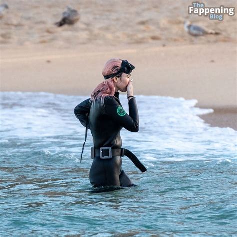 Megan Fox Shows Off Her Sexy Tits In A Pink Bikini In Mexico Photos Onlyfans Leaked Nudes